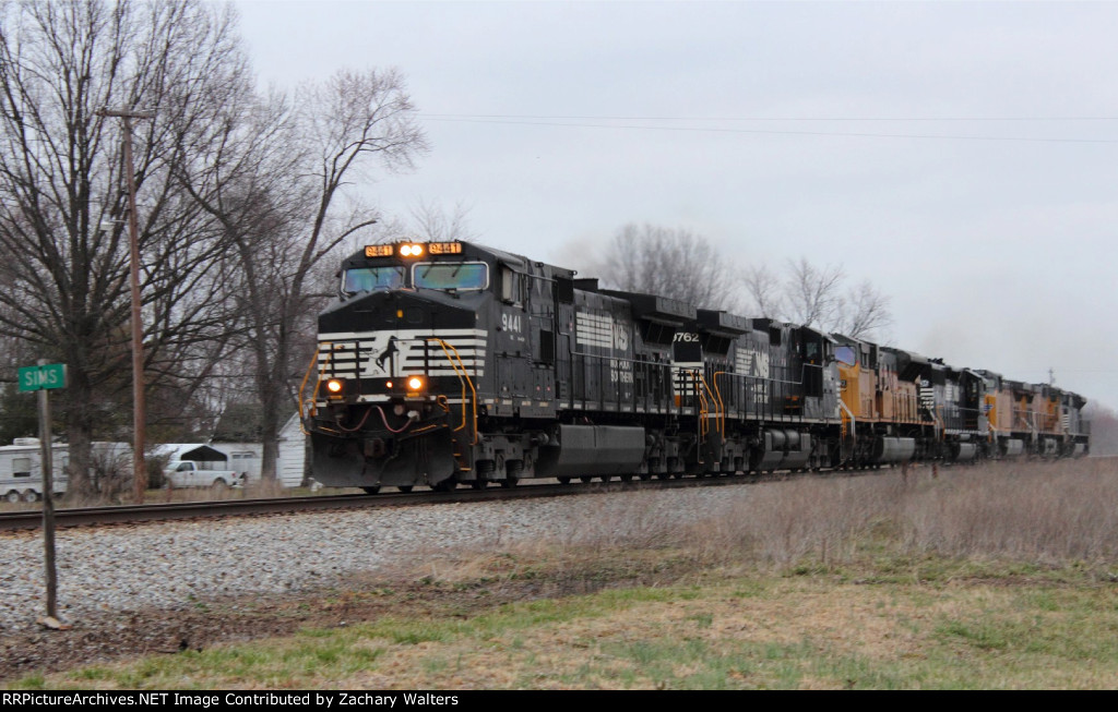 NS 9441 9762 UP 8193